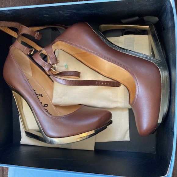 Lanvin | Shoes | Lanvin Cutout Wedges Brown With Gold Scratched Wedge ...